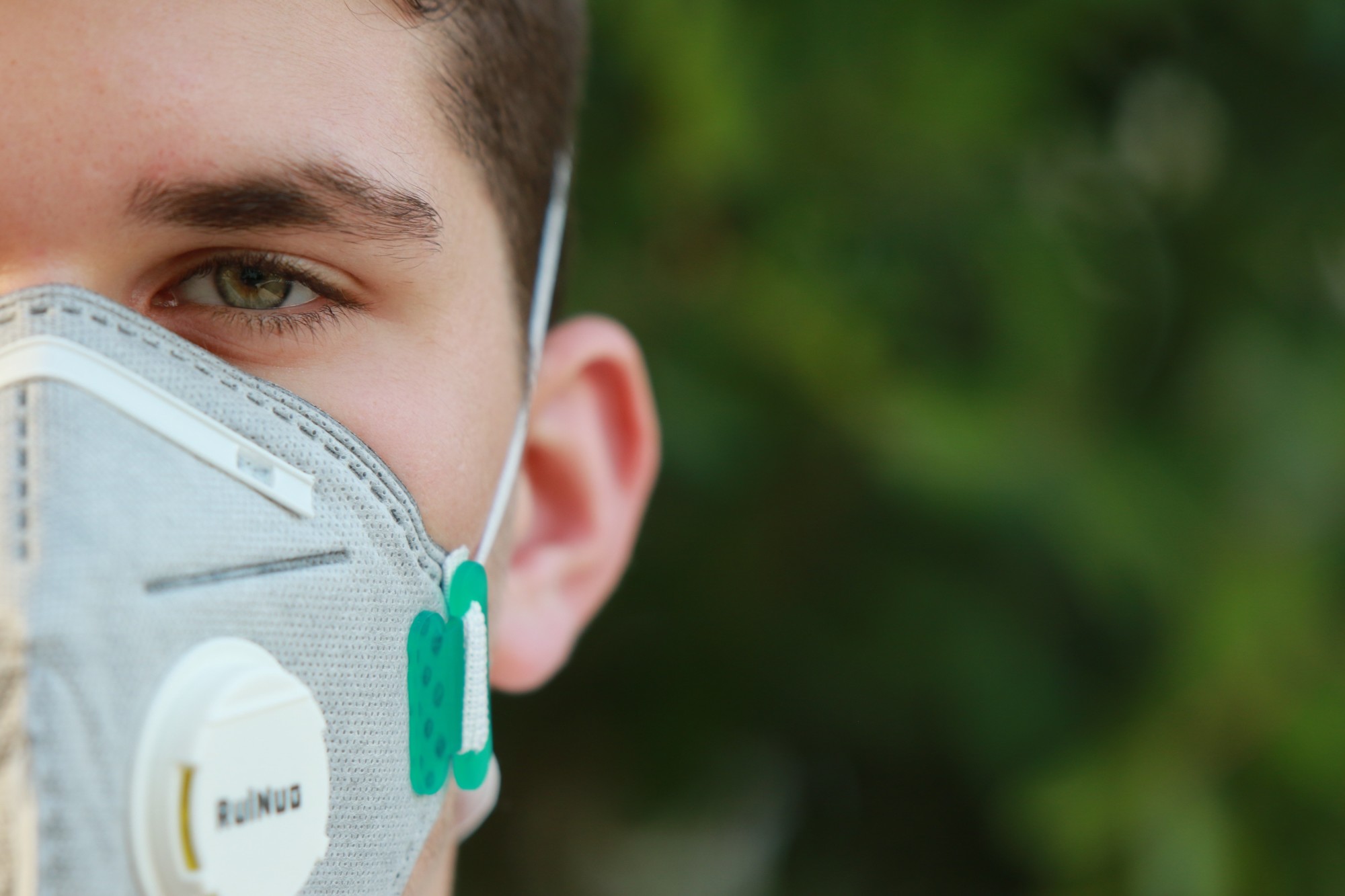 Here Are The 5 Best Masks For Smoke To Keep You Healthy - The Safety ...