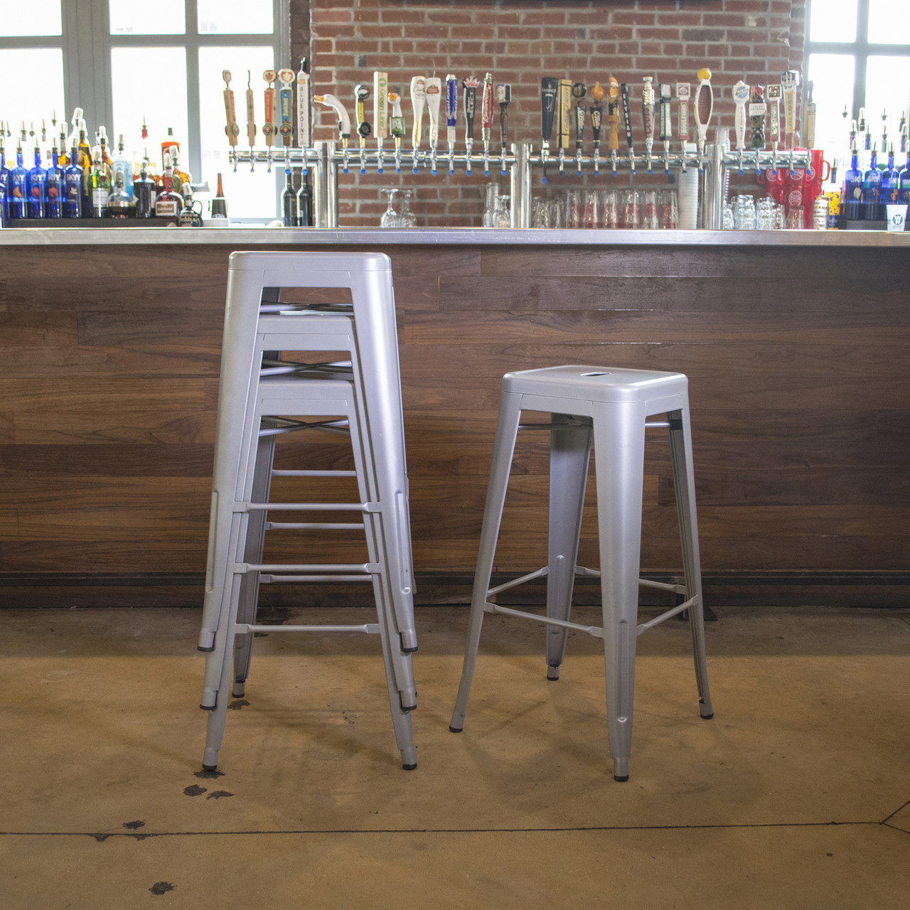 AmeriHome Loft Silver 24 Inch Metal Bar Stool Set of 4 (BS24SLVRSET ...