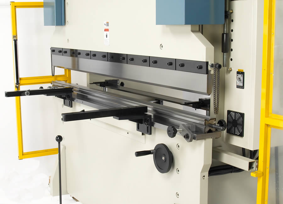 Baleigh Hydraulic Press Brake 220V 3Phase (1000839) | JB Tools