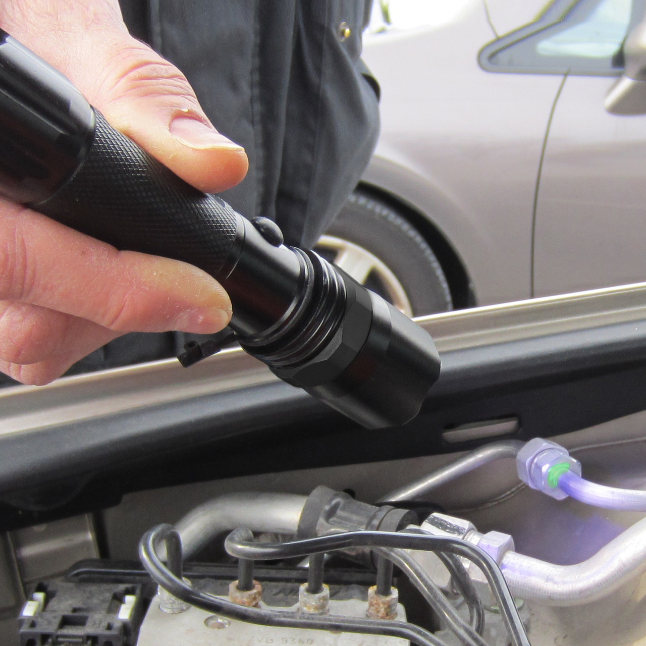 Mastercool 53518-UV Rechargeable True UV Flashlight | JB Tools