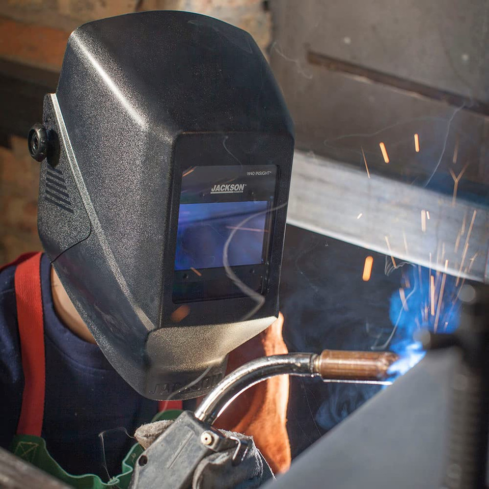 Jackson Safety Welding Helmet with Digital Variable Auto Darkening ...