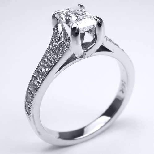 Graduated Floating Design Signature Engagement Ring - CDG0176 - Gale ...