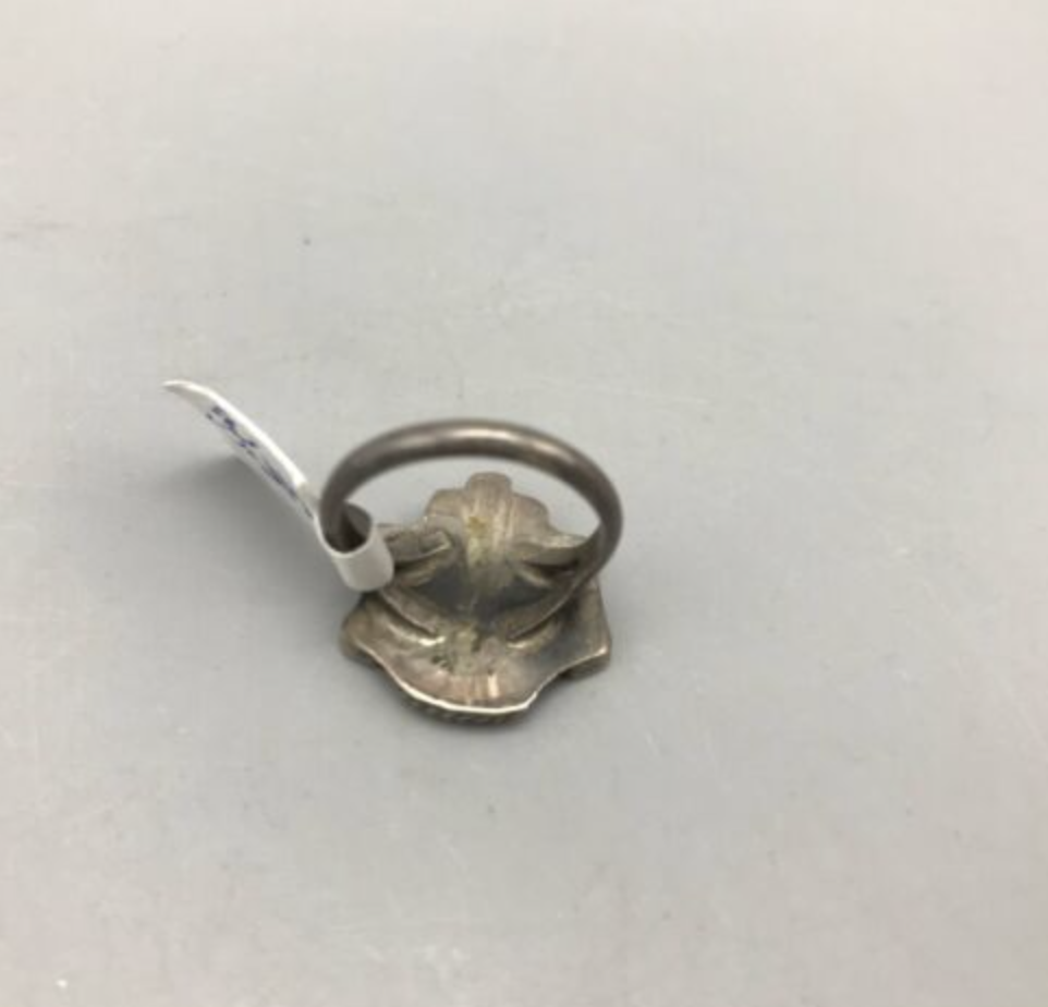 *CUTE* KNIFEWING DESIGN ZUNI INLAY RING - SIZE 4.5