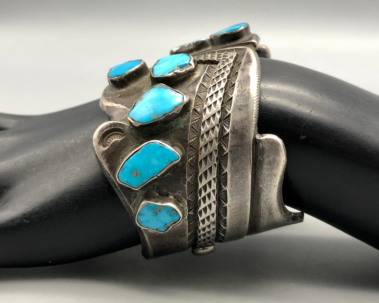 Unique and Hefty Feeling "Snake" Theme Turquoise Bracelet