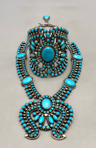 Exquisite Turquoise Cluster Necklace and Bracelet Set