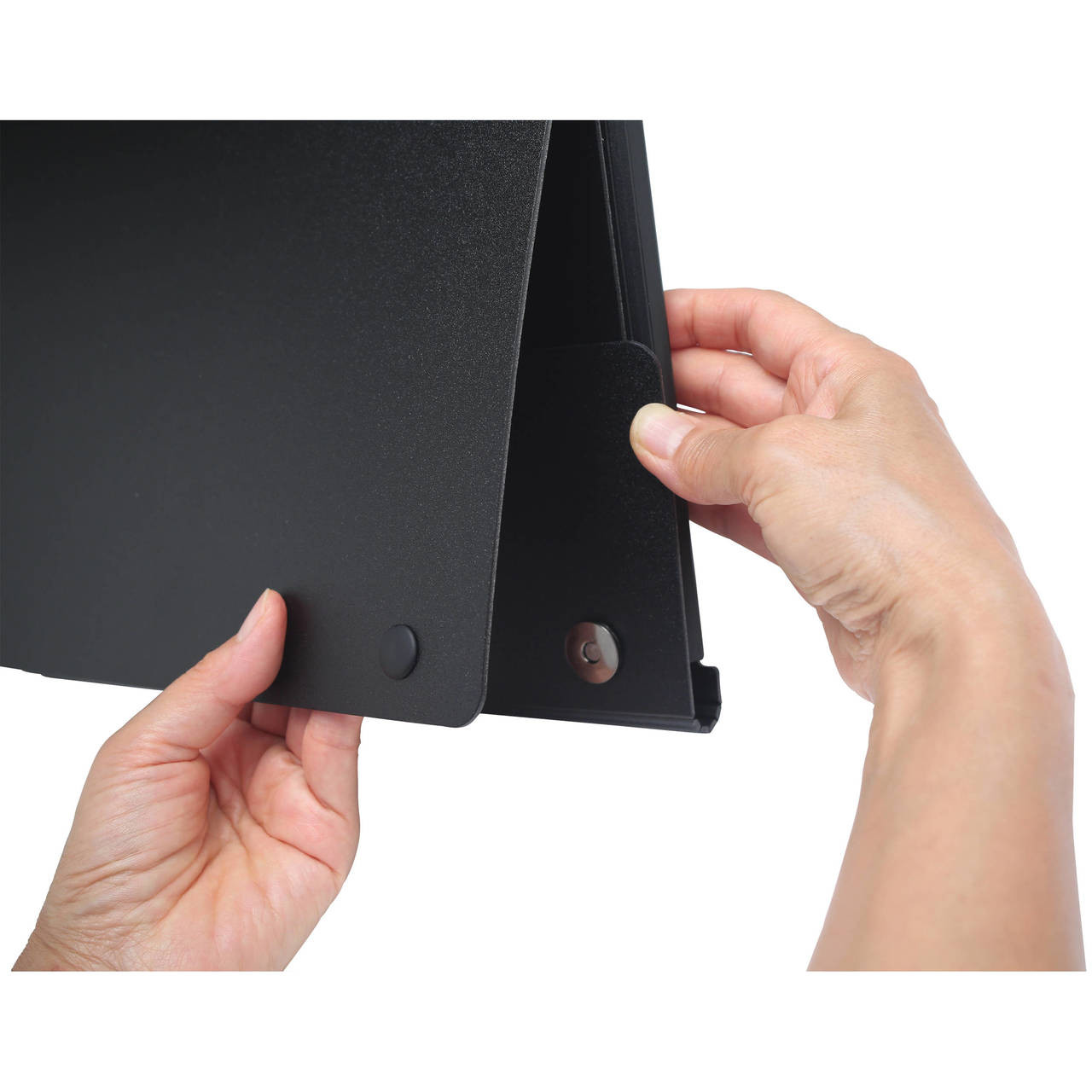 Itoya ProFolio Magnet Closure Portfolio Case (8.5 x 11", Bla
