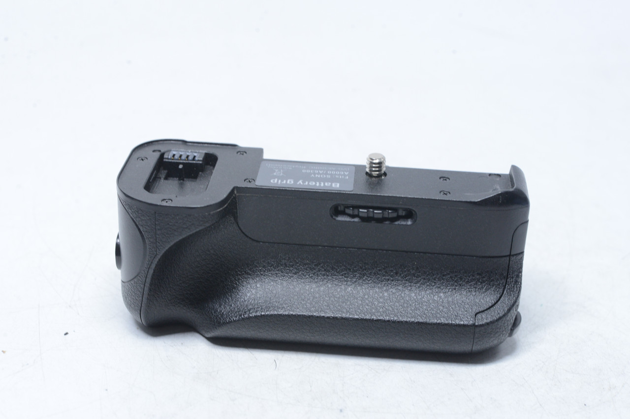 Pre-Owned - Vello BG-S4-2 Battery Grip for Sony Alpha a6000/