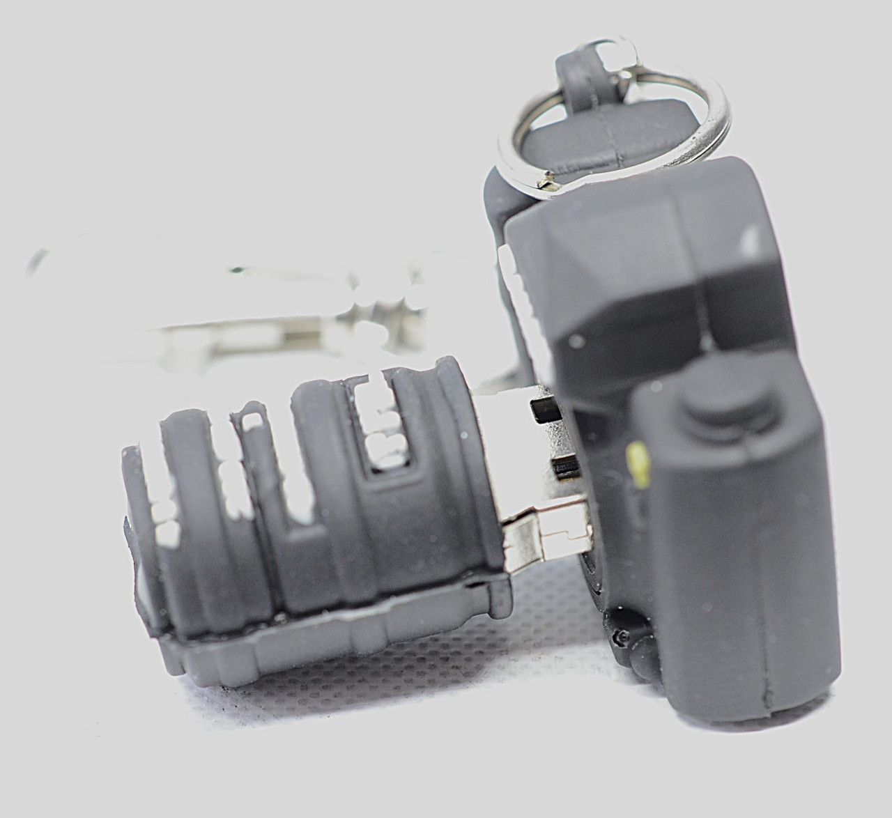 Get a 16GB FLASH DRIVE KEY CHAIN CANON CAMERA