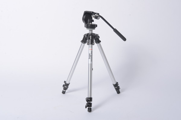 Pre-Owned - Bogen 3001 tripod with 3126 video head Silver