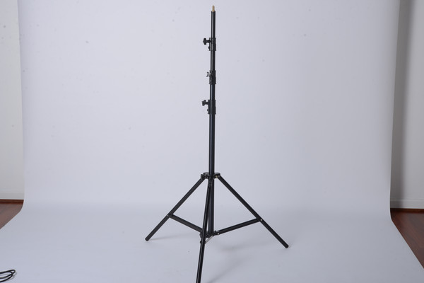 Pre-Owned - heavy light Stand LS 3900 (Black) at Ace Photo