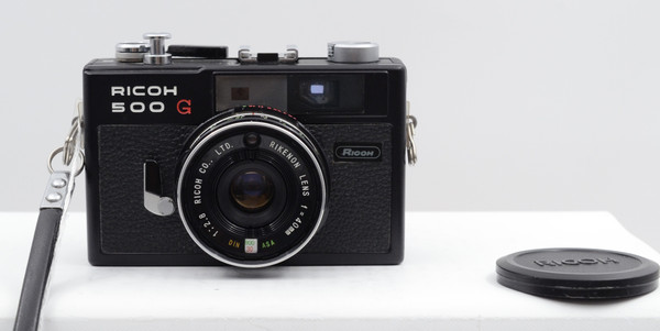 Pre-Owned - Ricoh 500 G BLACK Film cameraw/40mm f2.8 lens