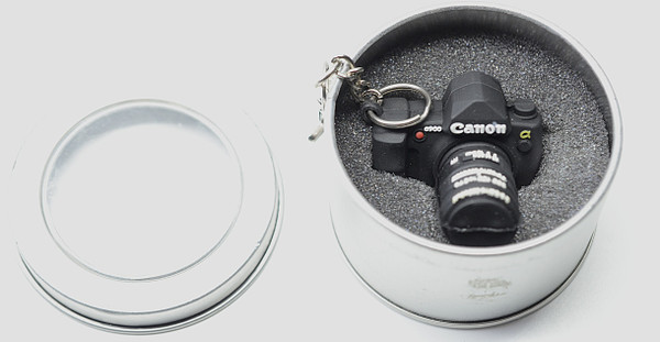 Get a 16GB FLASH DRIVE KEY CHAIN CANON CAMERA