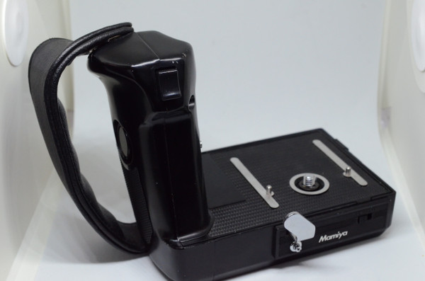 Pre-Owned Mamiya Power Winder Motor Drive Grip for 645