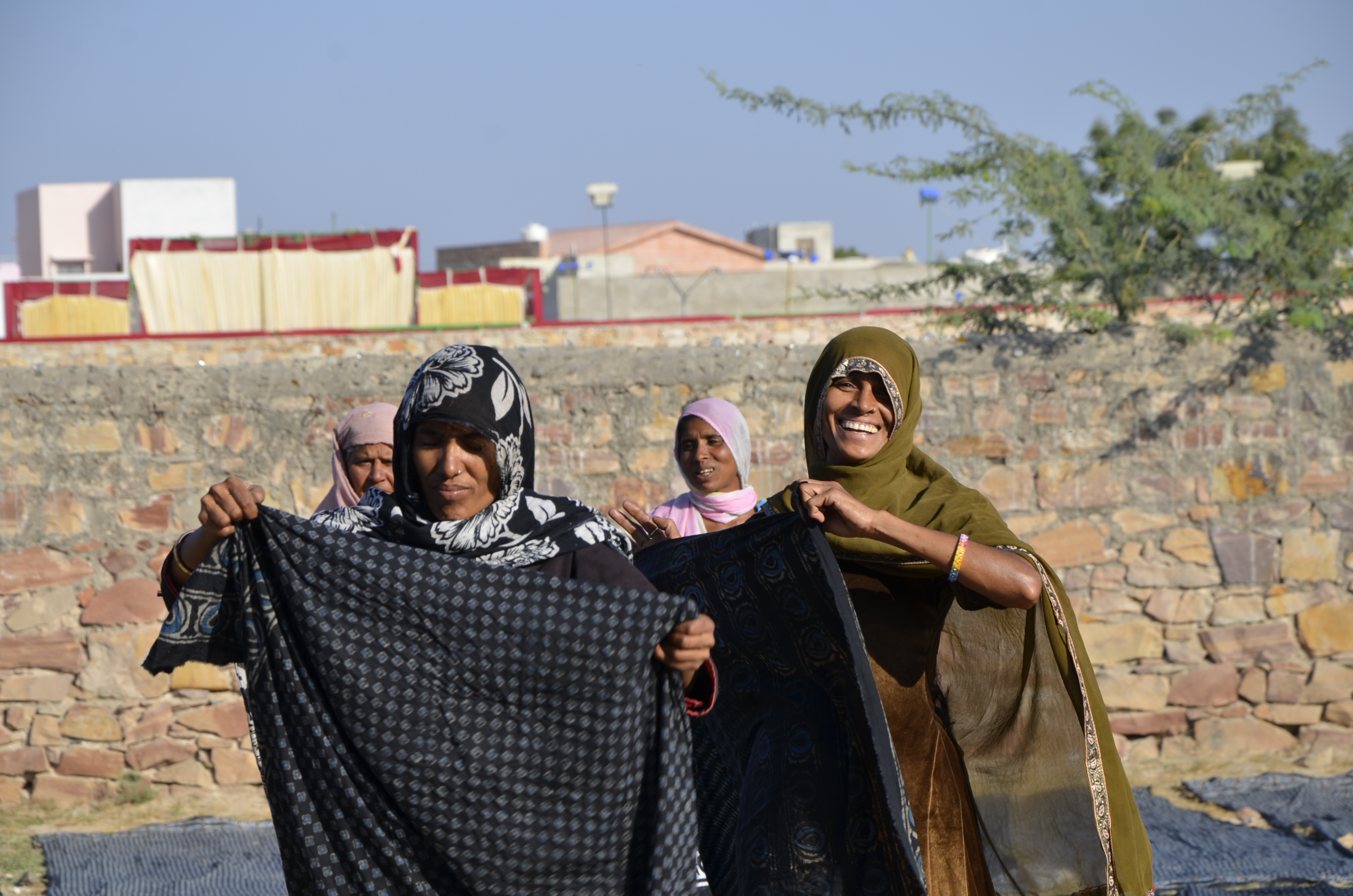Block printing in India and weaving - Ichcha
