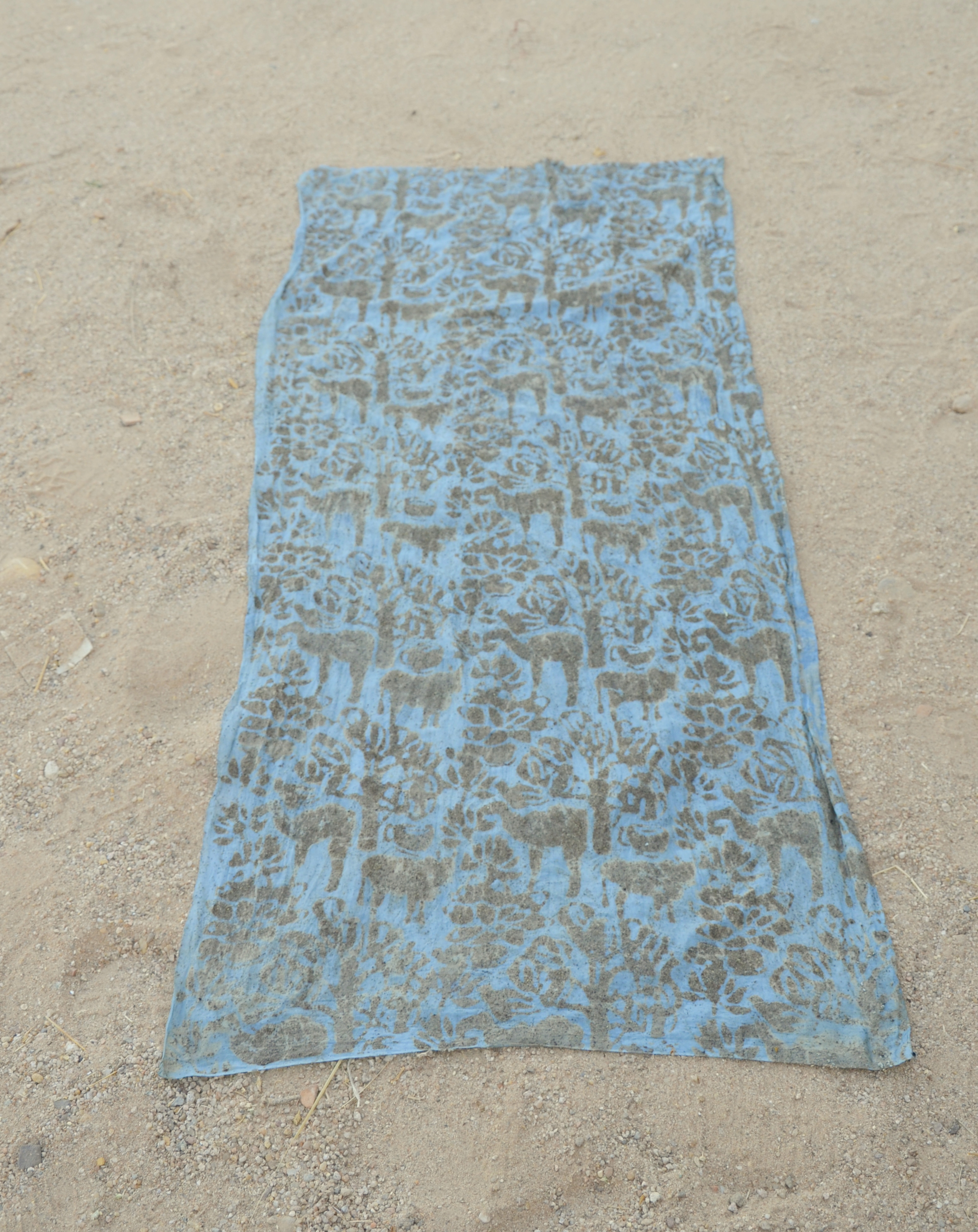 Block printing in India and weaving - Ichcha