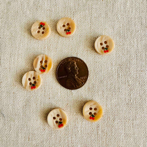 Cherry on Faux Wood Button - 11 mm (0.43")