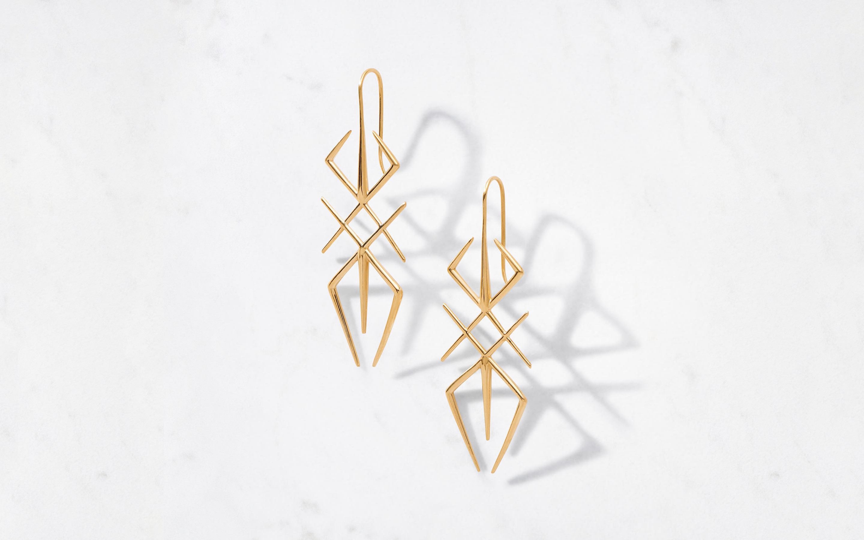 Arthropod Earring Polished 22K Gold Auvere