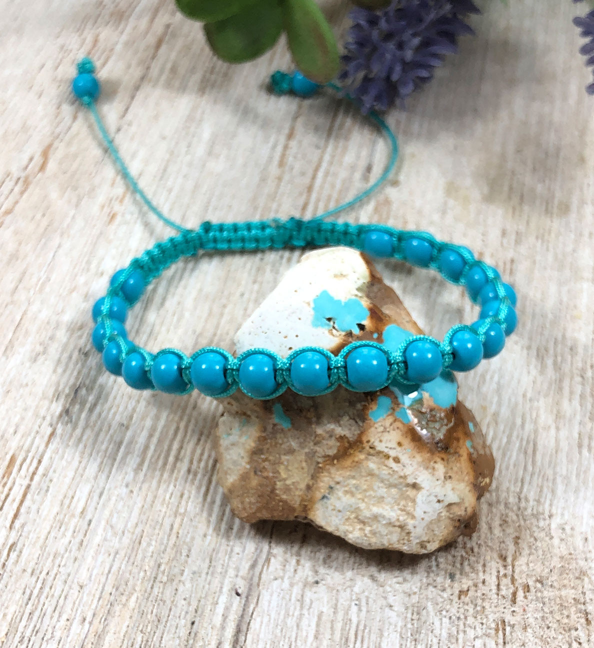 Castle Dome Turquoise Bead Bracelet
