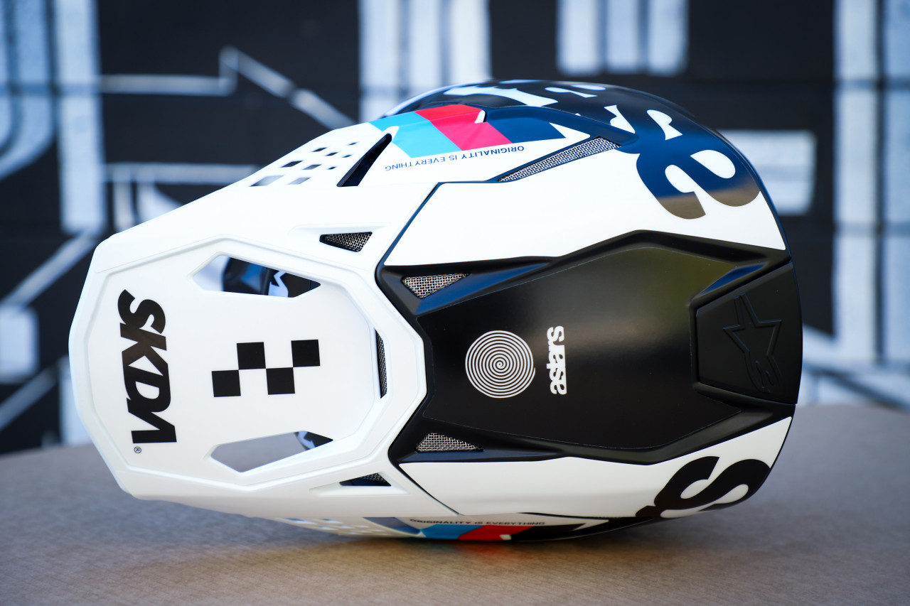 LEVELS Black Alpinestars Helmet Graphics Kit | SKDA USA