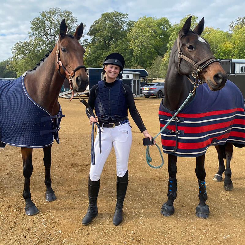 How to choose a horse riding hat - Country and Stable of Olney