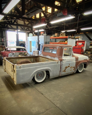 1957-1960 F100 Ford pickup chassis - Boling Brothers