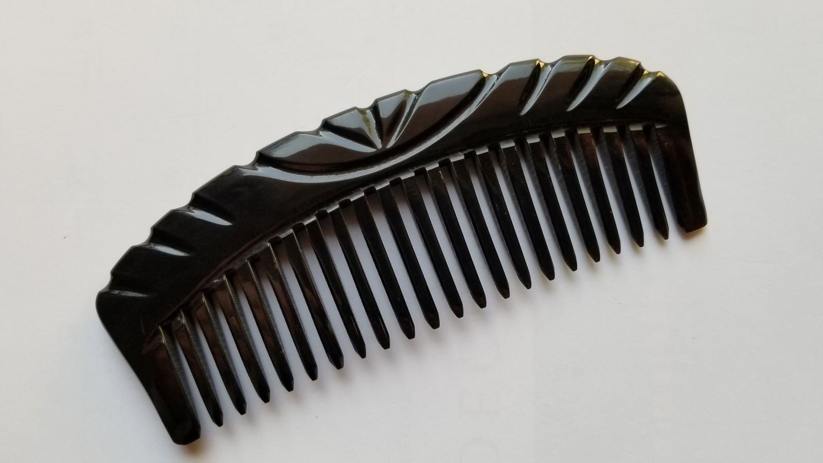 Classic Sheep Horn Comb (wide teeth)