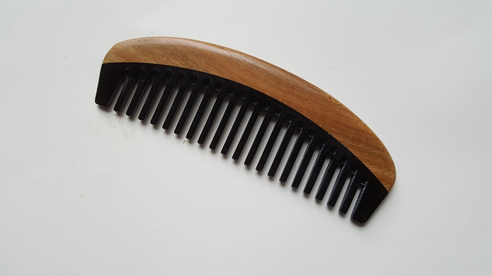 Classic Sheep Horn Comb (wide teeth)
