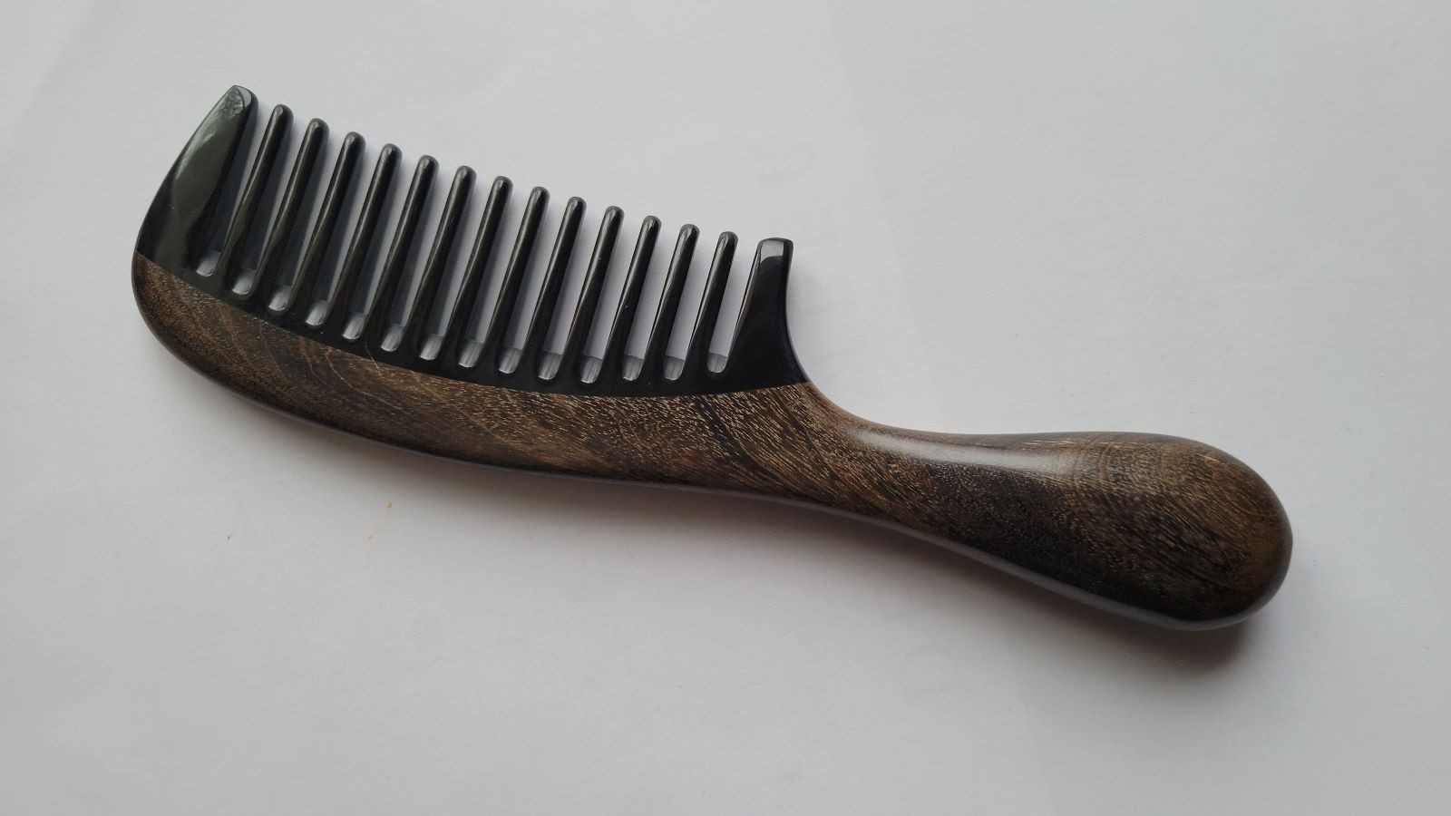 Classic Sheep Horn Comb (wide teeth)