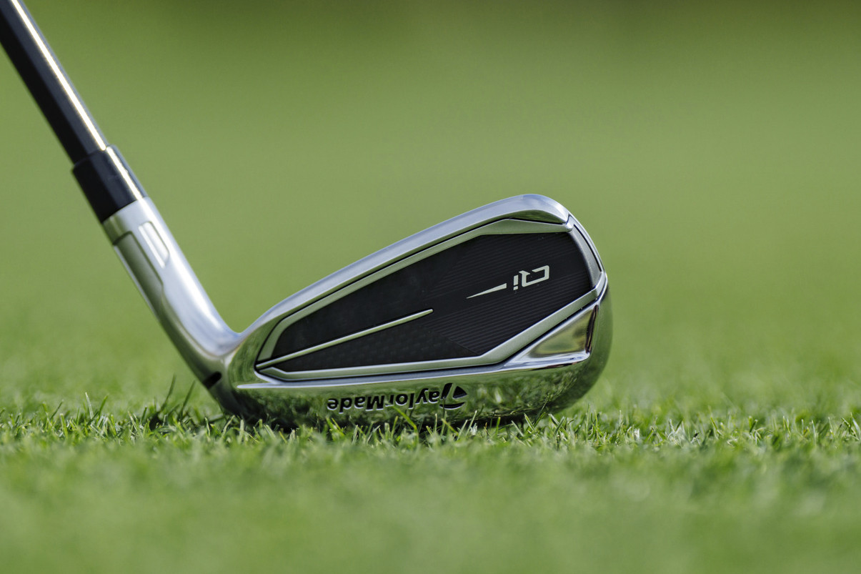 TaylorMade Qi Graphite Iron