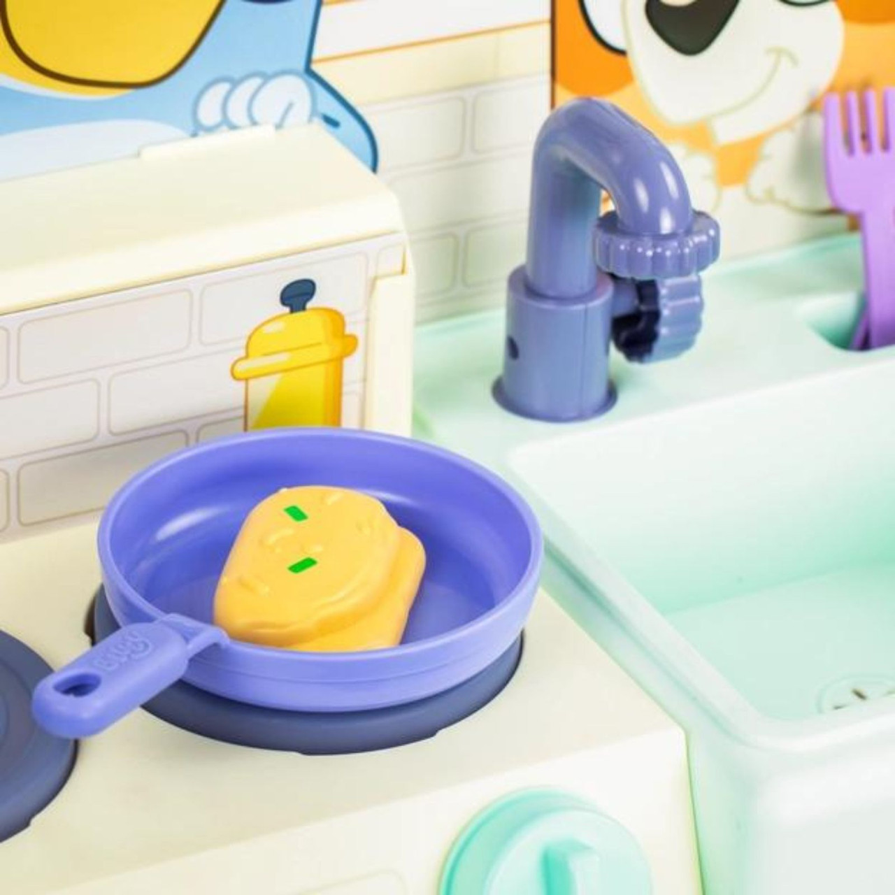 Bluey Deluxe Cook & Clean Kitchen Playset | Shop Online
