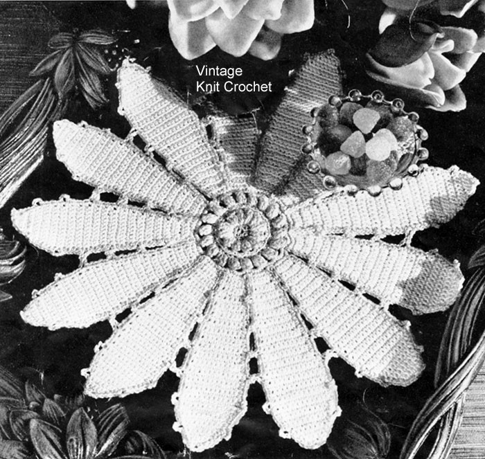 Vintage Crochet Doily Pattern, Pond Lily Flower Motif
