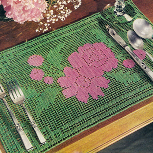 Filet Crochet Embossed Daisy Placemat Pattern