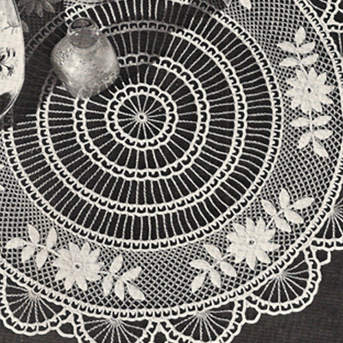 Crochet Fern Doily pattern, daisy flower border in cluster stitch