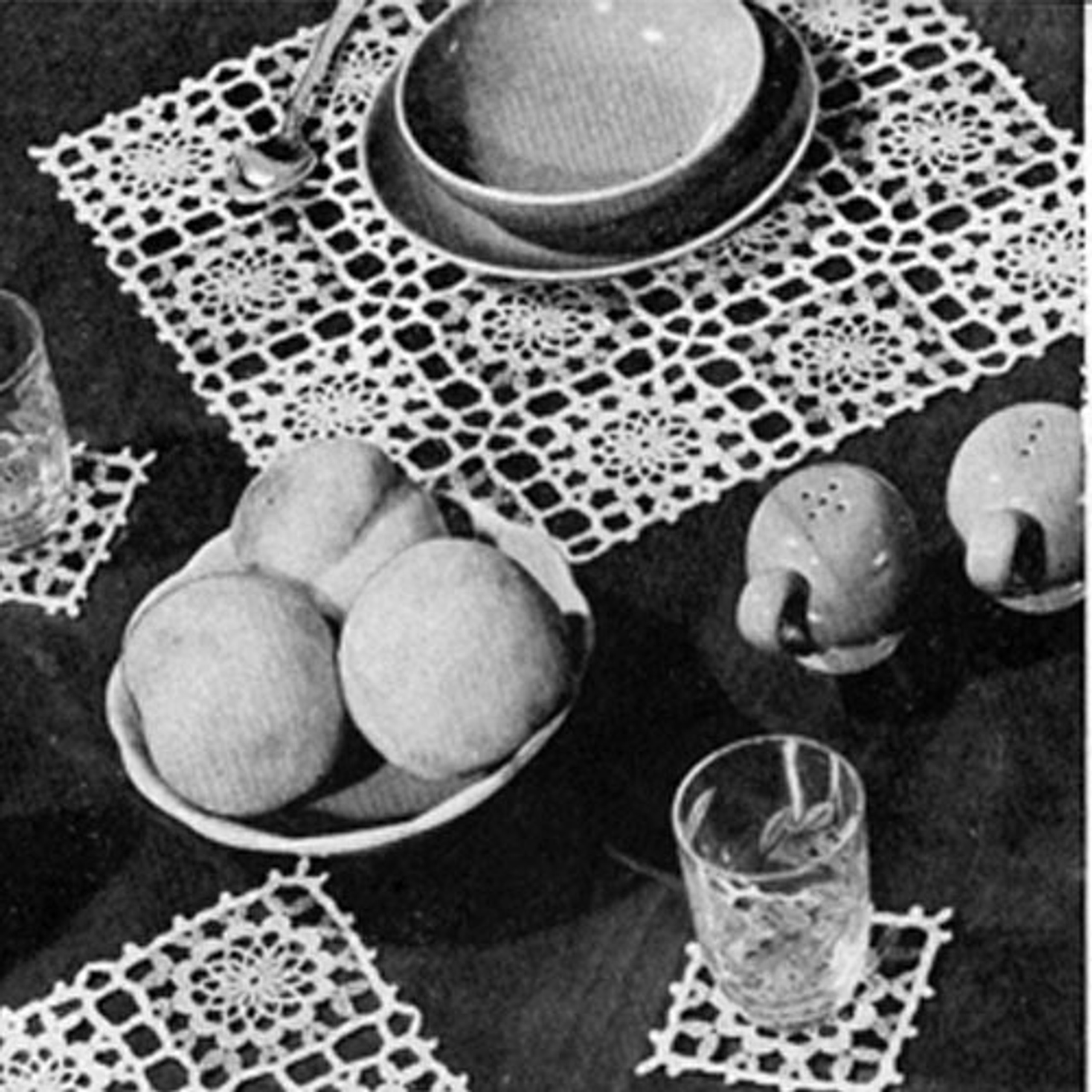 Crochet Crocus Luncheon Set Pattern Placemat Runner