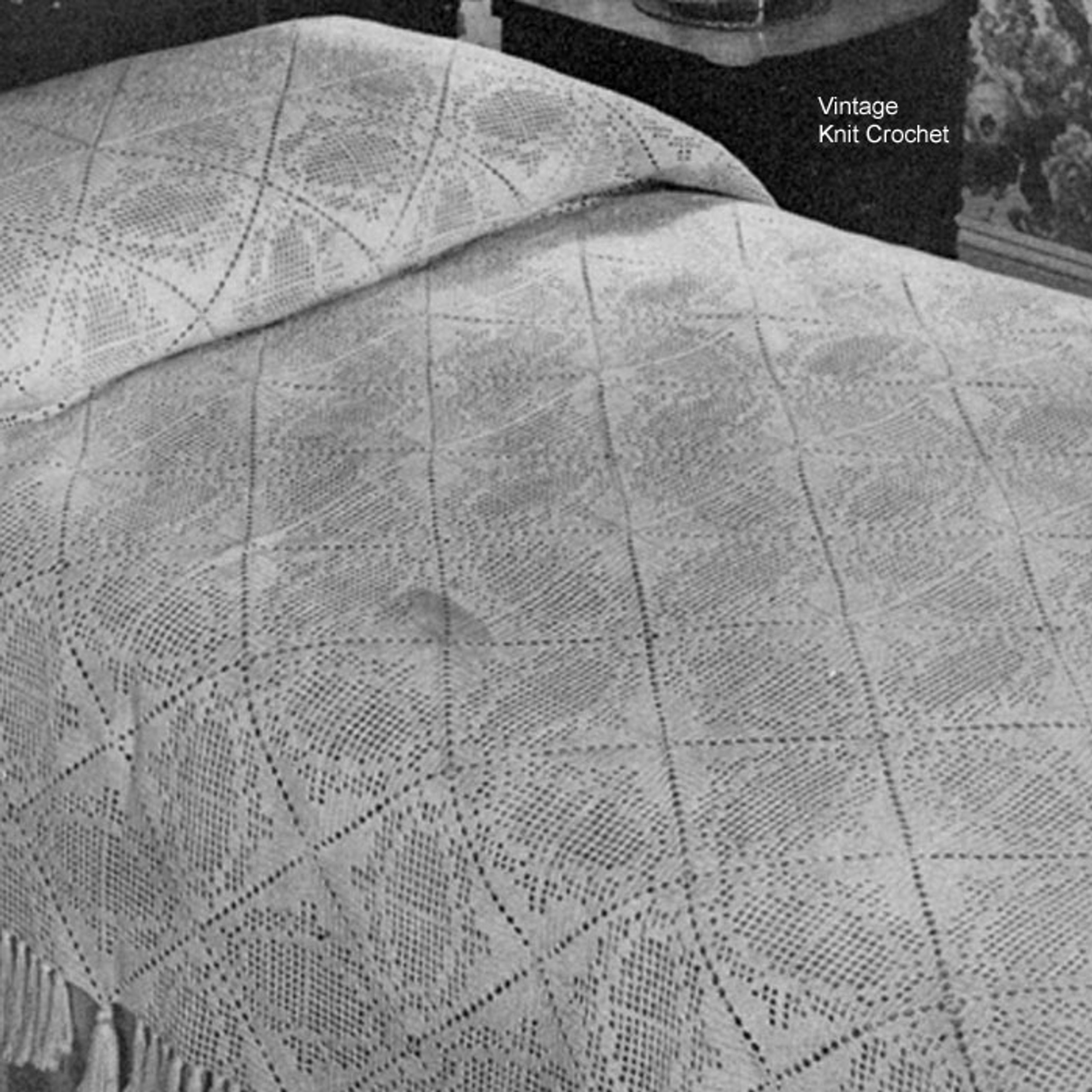 Filet Crochet Bedspread Pattern Daffodil Flower Blocks With Fringed Edges