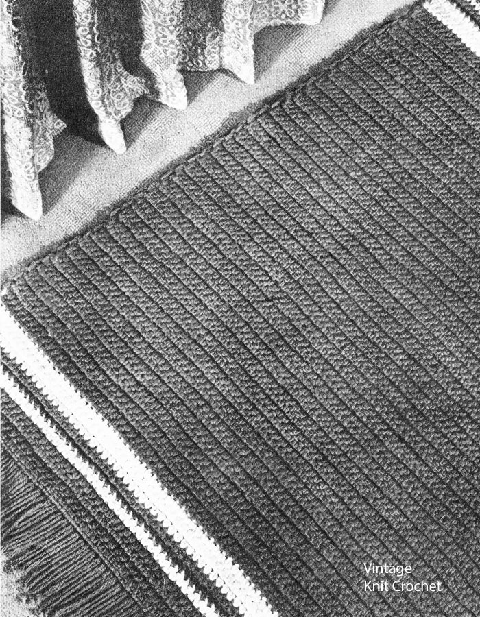 Easy Beginner Crochet Rug Pattern, Striped in 5 colors of Rug Yarn.