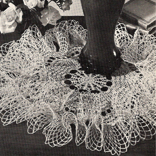 Crocheted Mesh Evening Gloves Pattern, Ruffled Cuffs