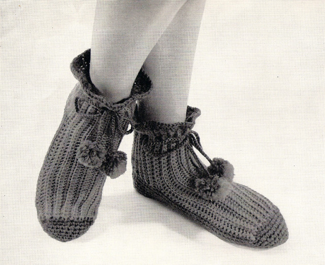 Easy Crochet Bed Socks Slippers Pattern with Pompoms