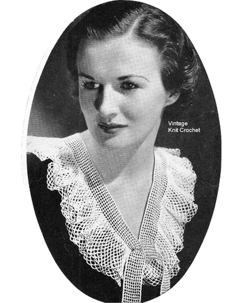 Frill Crochet Collar Cuffs Set is Vintage 1940s