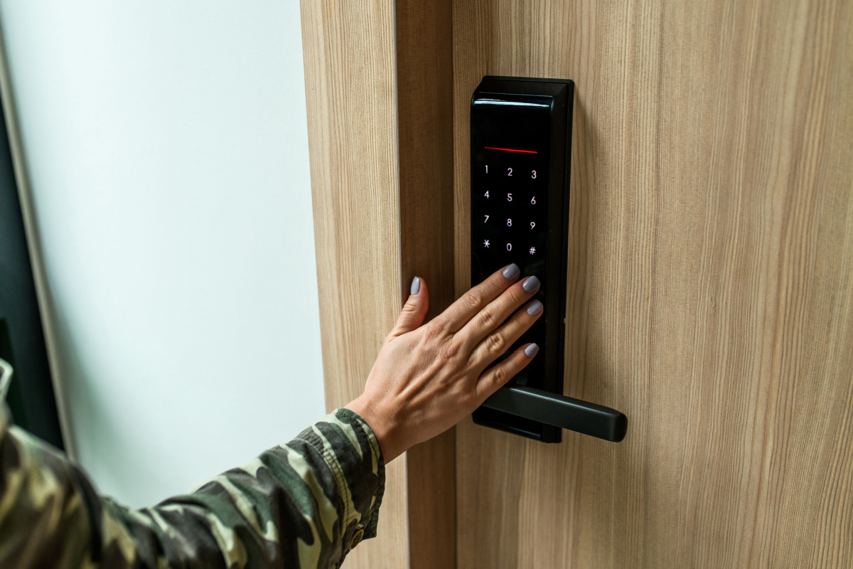 4 Problems Electronic Doors Locks Can Help You Avoid - Lock Connection ...