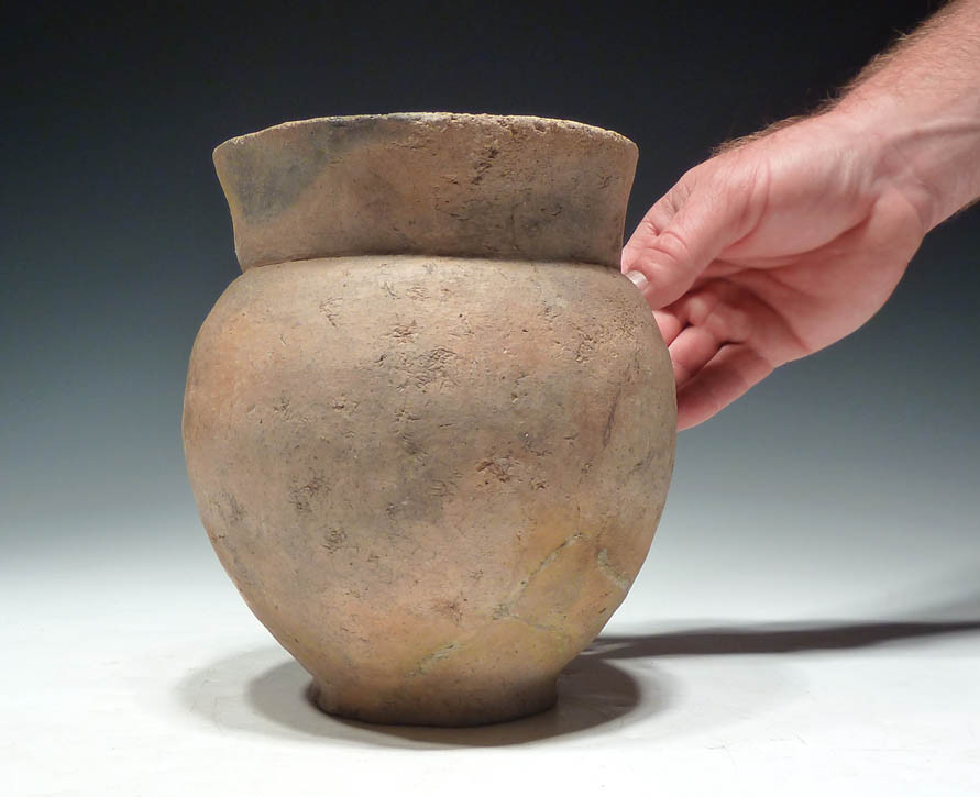 LARGE EUROPEAN BRONZE AGE CERAMIC PRIMARY BURIAL URN FROM THE URNFIELD ...