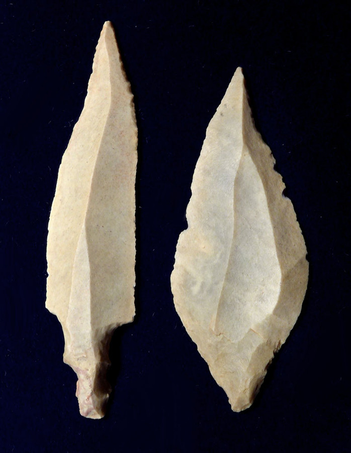 TWO UNIFACIAL AFRICAN CAPSIAN NEOLITHIC ARROWHEADS *CAP324 - TIME VAULT ...