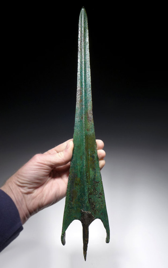 LARGE ANCIENT SWALLOWTAIL LURISTAN BRONZE SWORD WITH SIGNS OF BATTLE ...