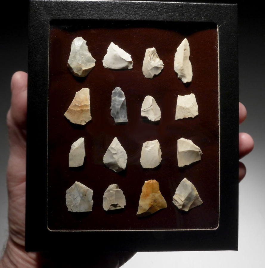 16 PIECE RARE MESOLITHIC SAUVETERRIAN CULTURE FLAKE TOOLS FROM HUNTER ...