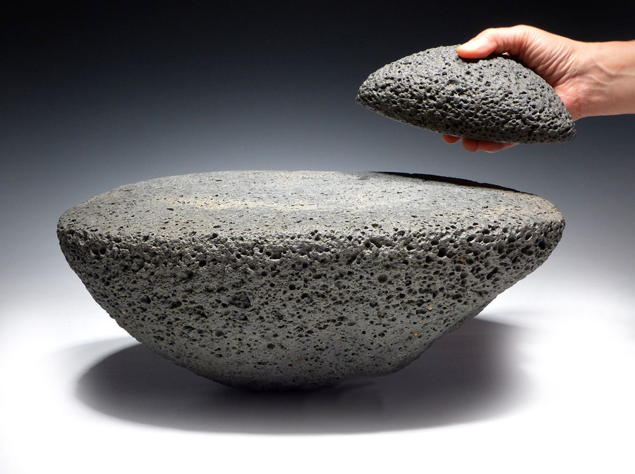 EXTREMELY RARE TENEREAN NEOLITHIC STONE VESICULAR BASALT GRINDING MILL ...