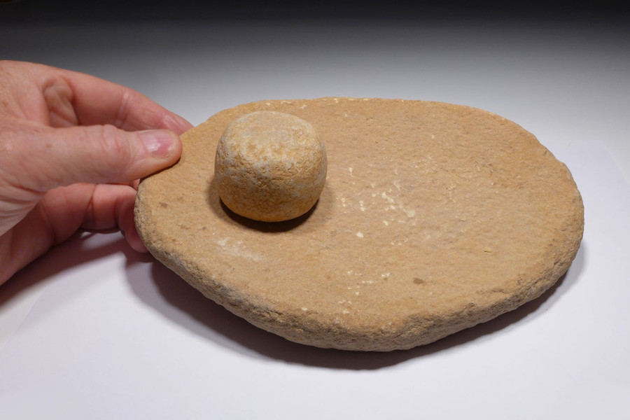 AFRICAN CAPSIAN NEOLITHIC STONE GRINDING MILL BASIN AND RUBBING STONE ...