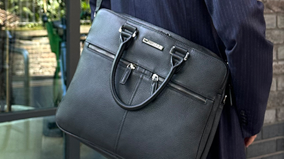 TJ COLLECTION Designer Shoes, Bags & Clothing | Official Online Store
