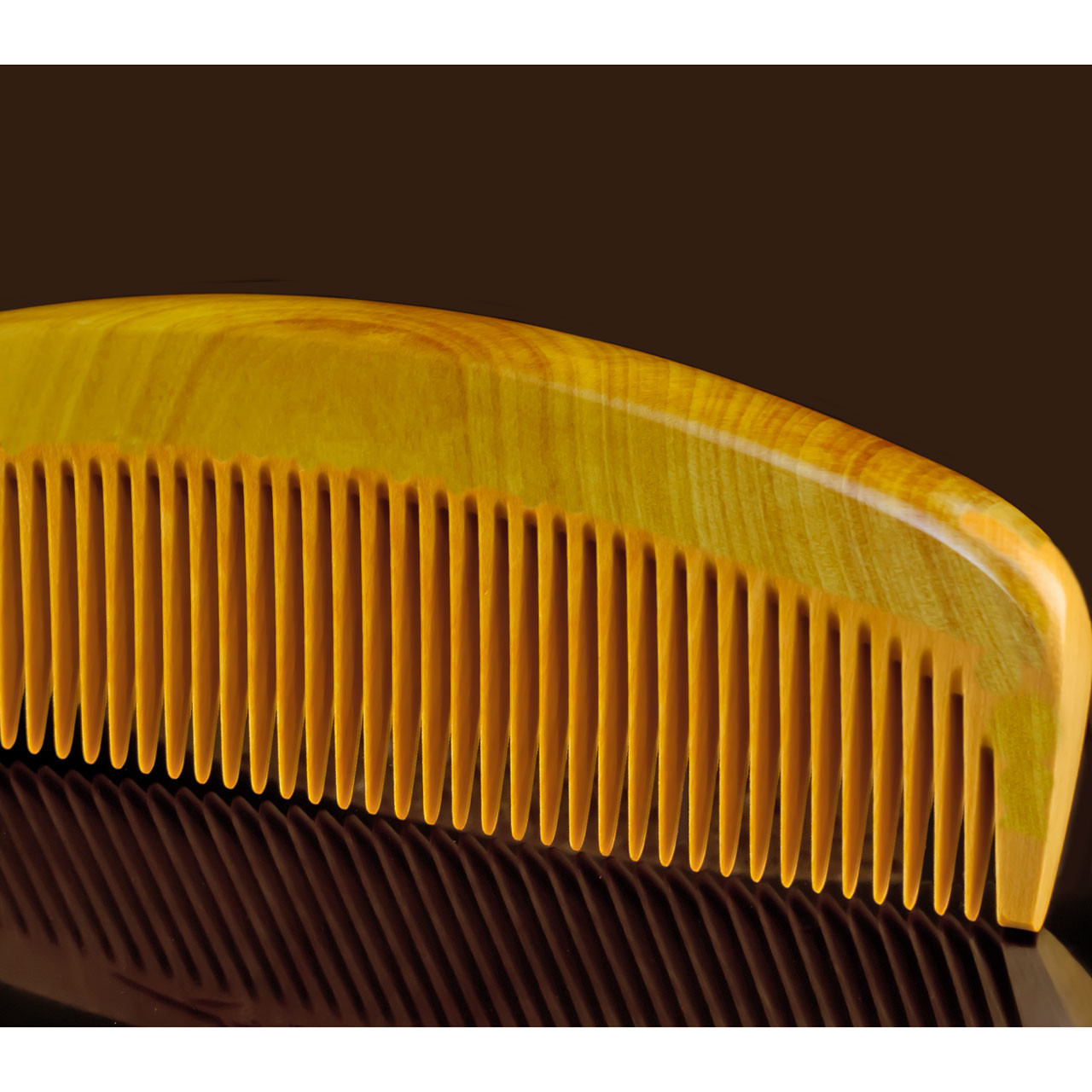 Japanese Tsuge Boxwood Traditional Comb & Camellia Oil