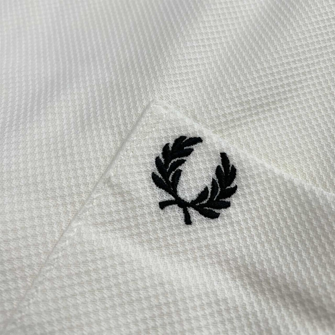 Fred Perry Men's Mod Pocket Detail Pique Tee in Snow White