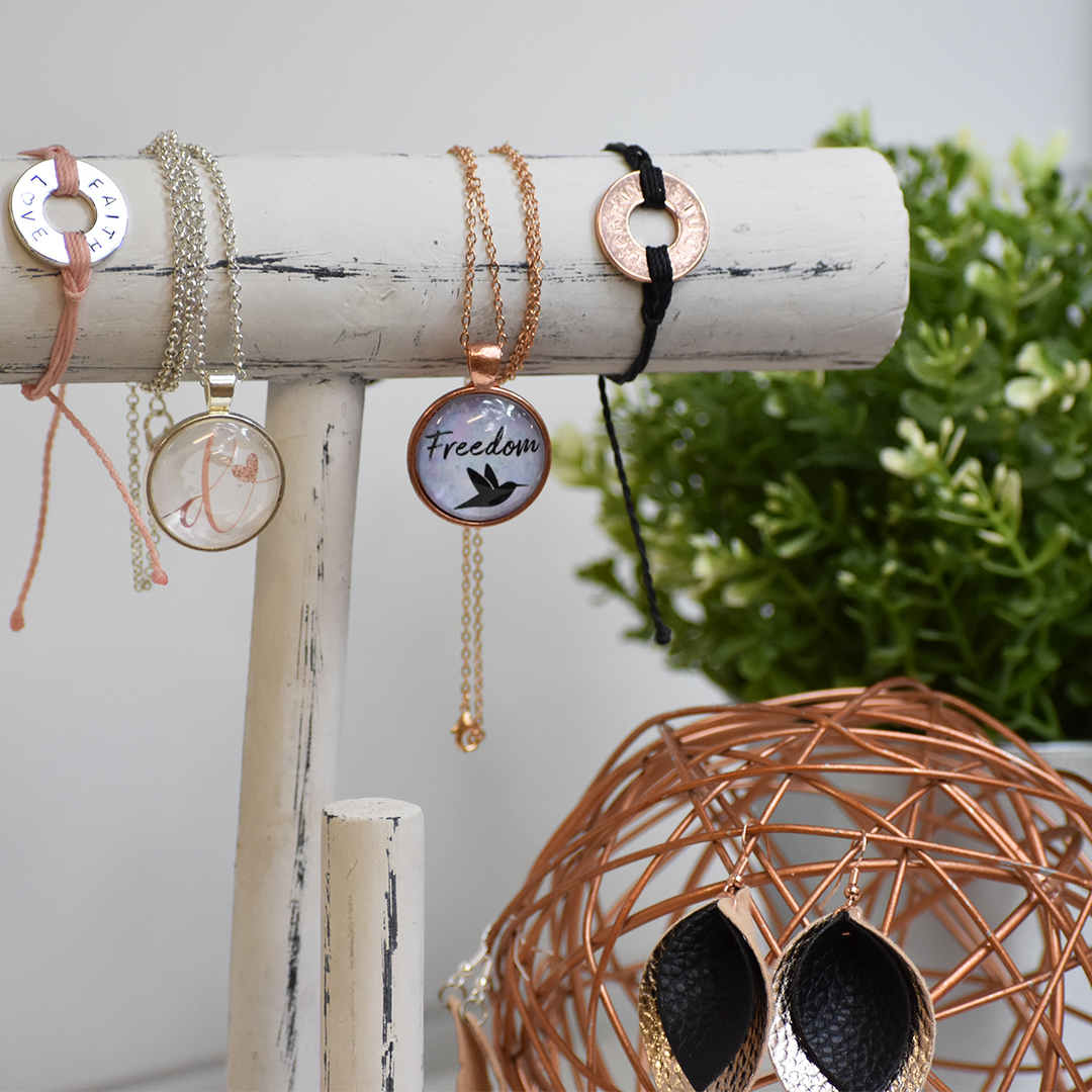 Three Jewelry-Making Projects in 30 Minutes! - Best Craft Organizer